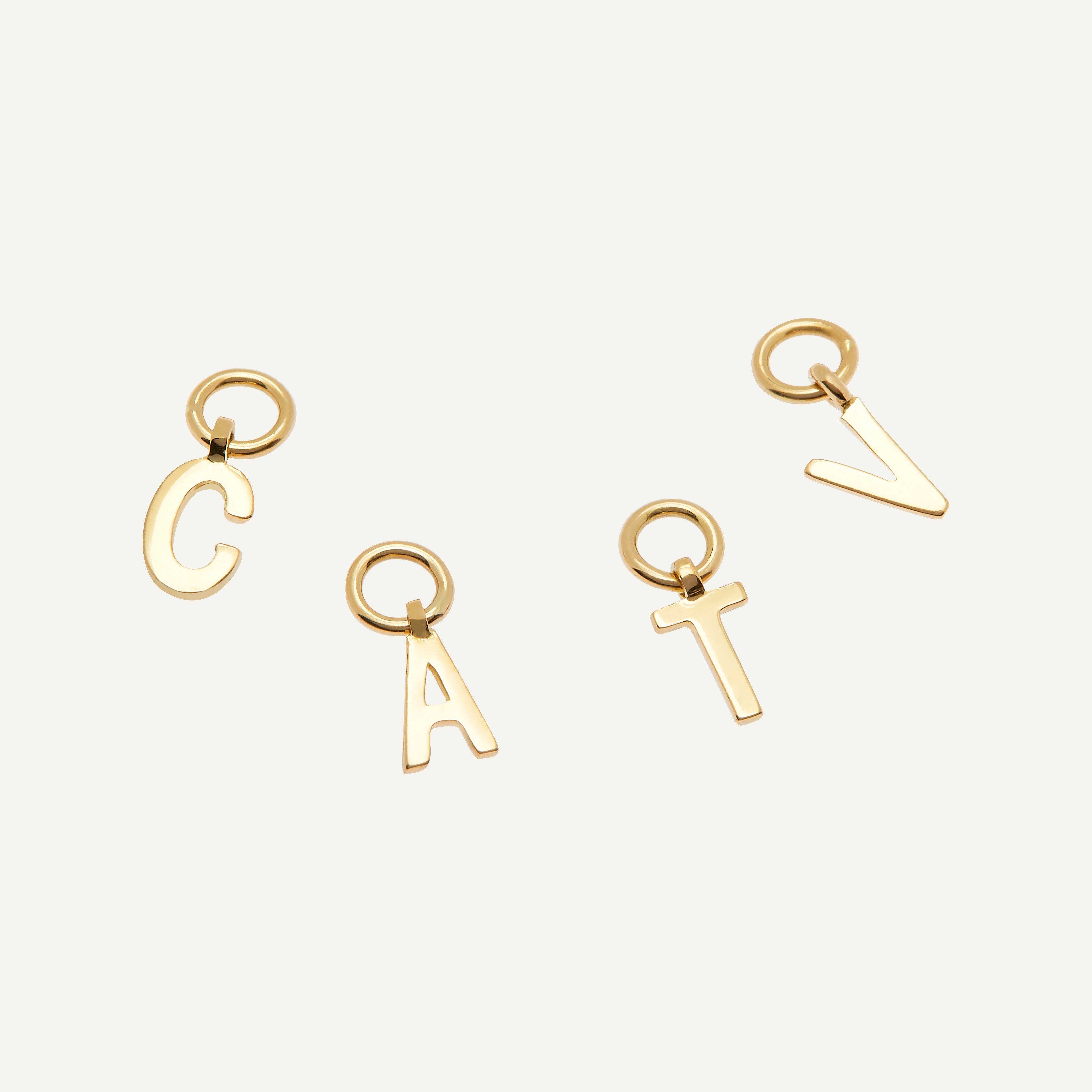 Dije cadena letras lisas– Yaquut